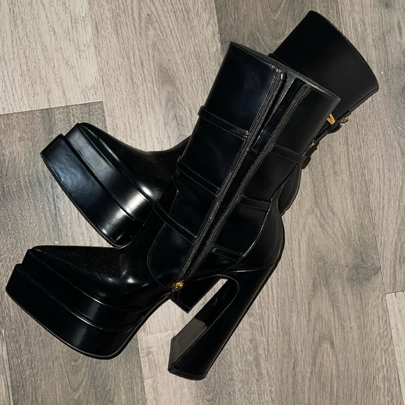 Versace | Shoes | Versace Aevitss Pointy Black Boot | Poshmark